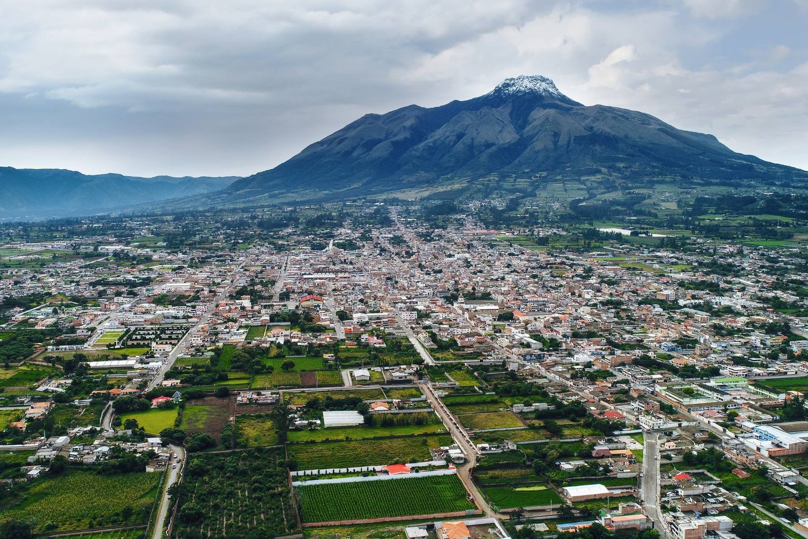Ecuador - Capital, Population, Economy & Culture - Countrypedia Online